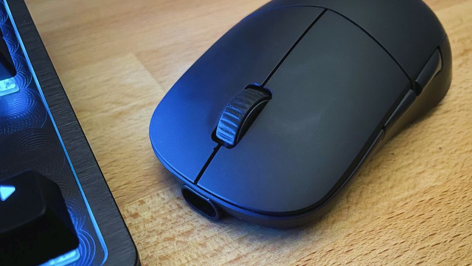 Endgame Gear XM2we wireless gaming mouse review | PC Gamer