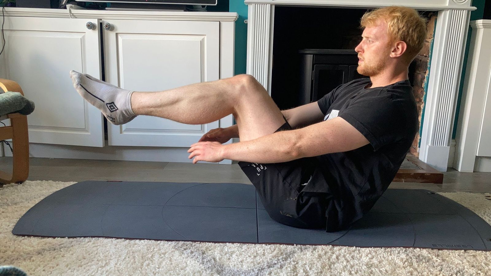 I tried this four-move bodyweight core workout, and it proved you don't ...