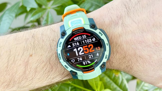 Best Buy just quietly carved $400 OFF one of my favorite Garmin watches ...