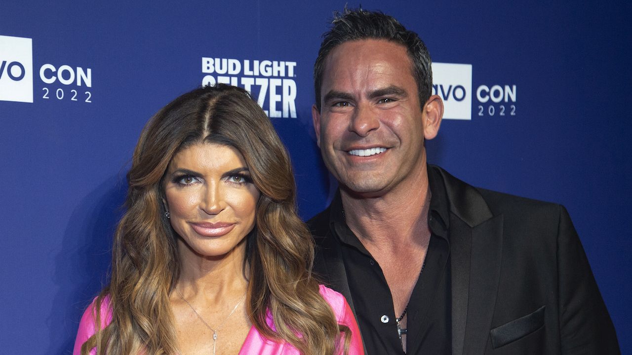 Real Housewives Of New Jersey Fans Had A Big Reaction To Louis Ruelas ...