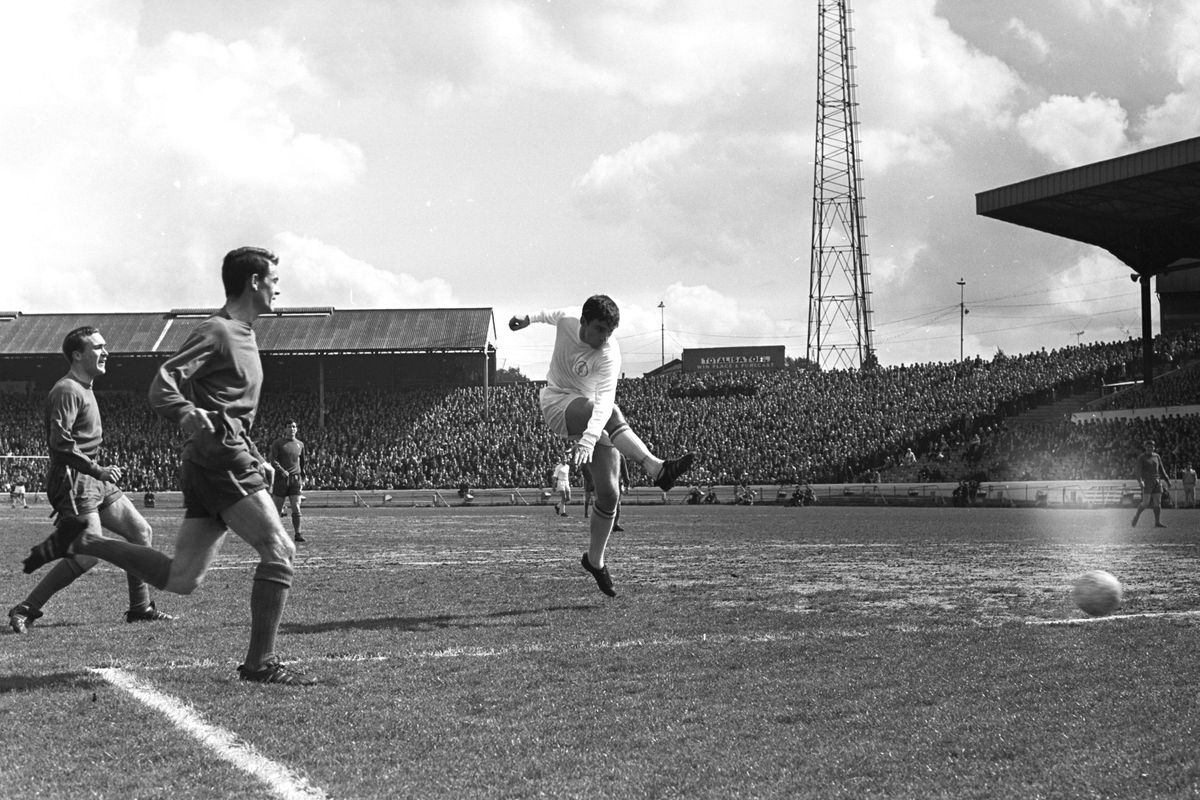 In pictures: The career of Leeds great Peter Lorimer | FourFourTwo