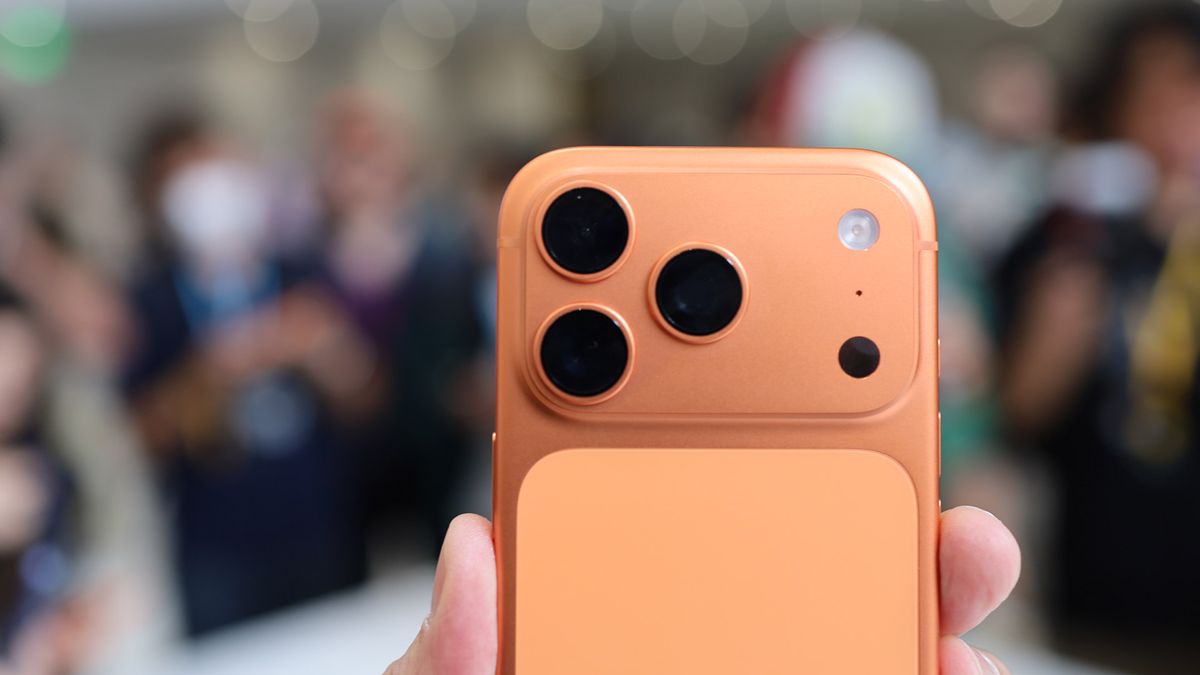 The iPhone 17 design shows that at least someone is awake at Apple now ...