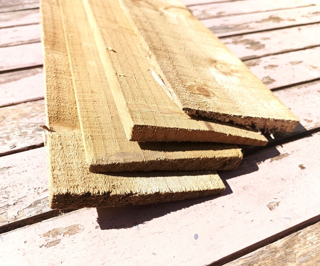 What is feather edge fencing? Pros reveal all | Homebuilding