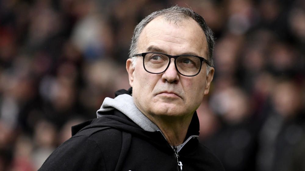 Sad Pochettino admits Bielsa is 'wrong' | FourFourTwo