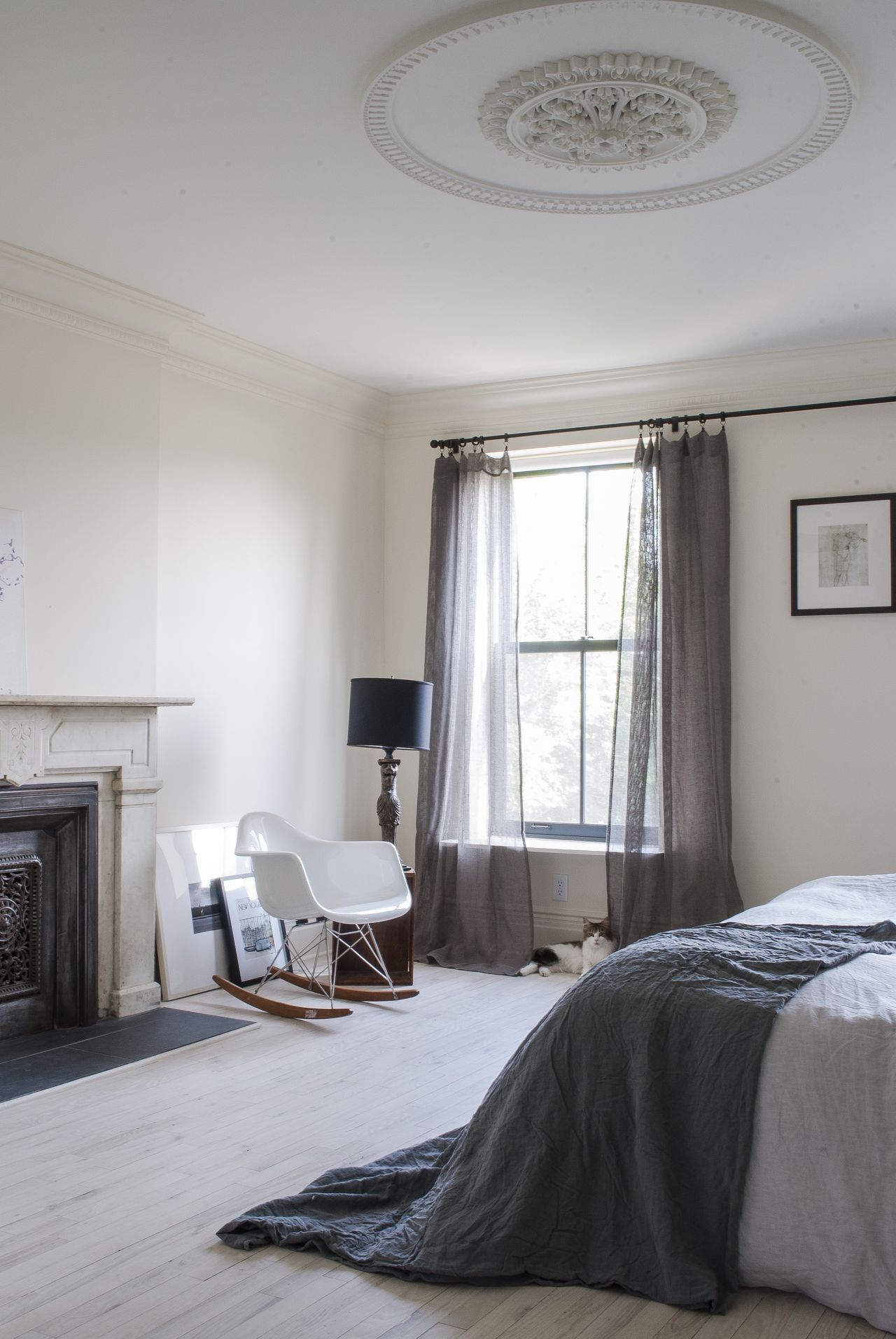 11 bedroom ceiling ideas for a stylish design overhead | Livingetc