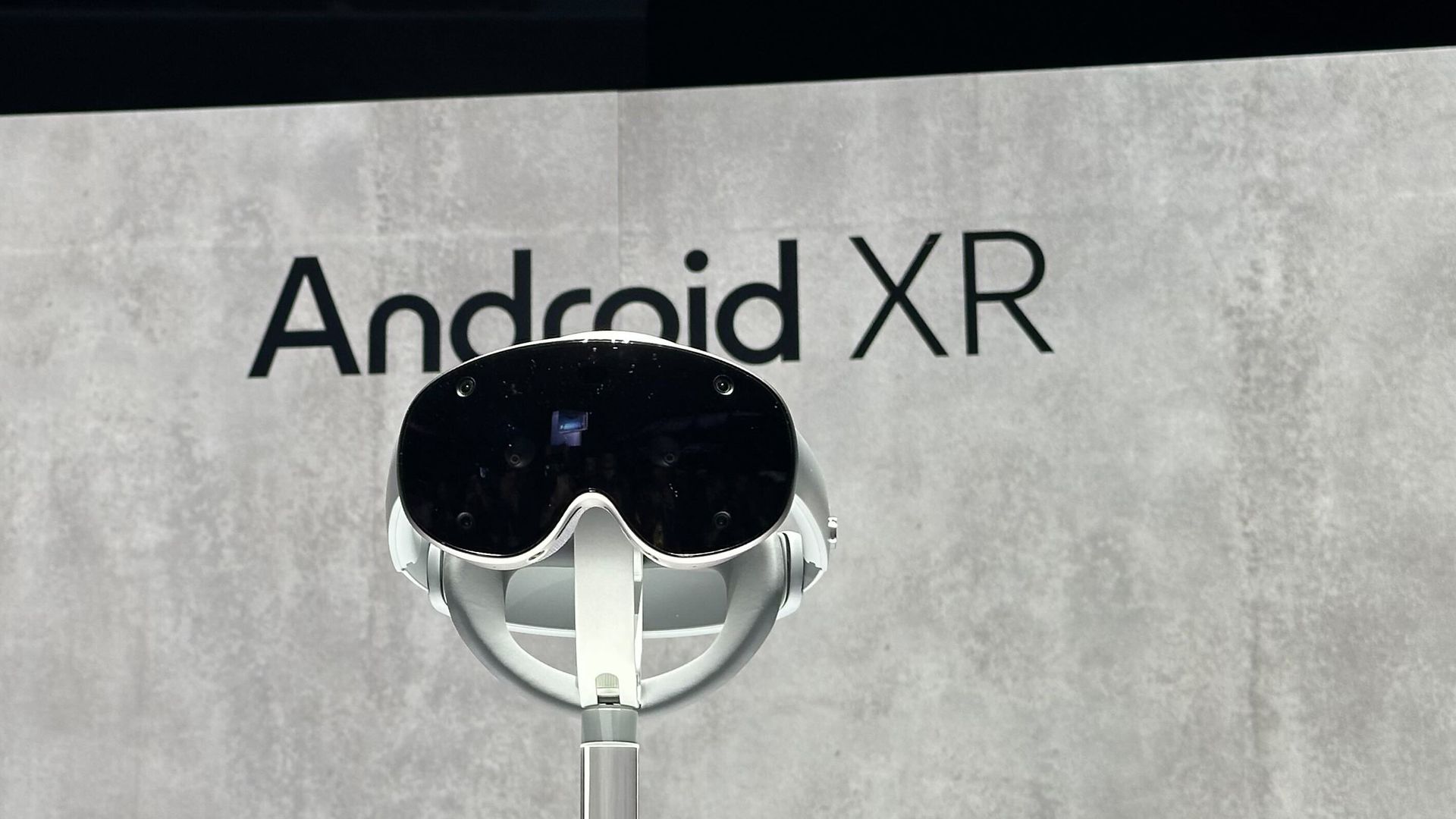 Samsung’s MWC presence finally allows people to get up close to the Android XR headset | Android ...