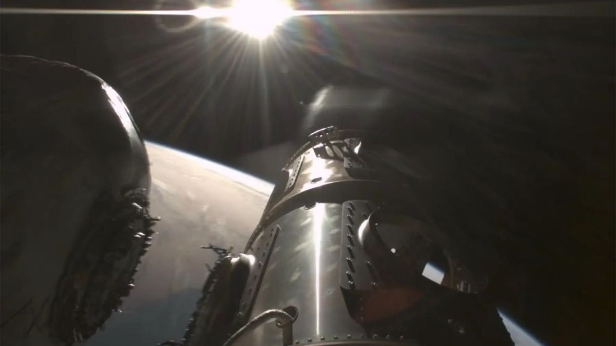 See photos snapped in space by Europe's 1st private reentry capsule | Space