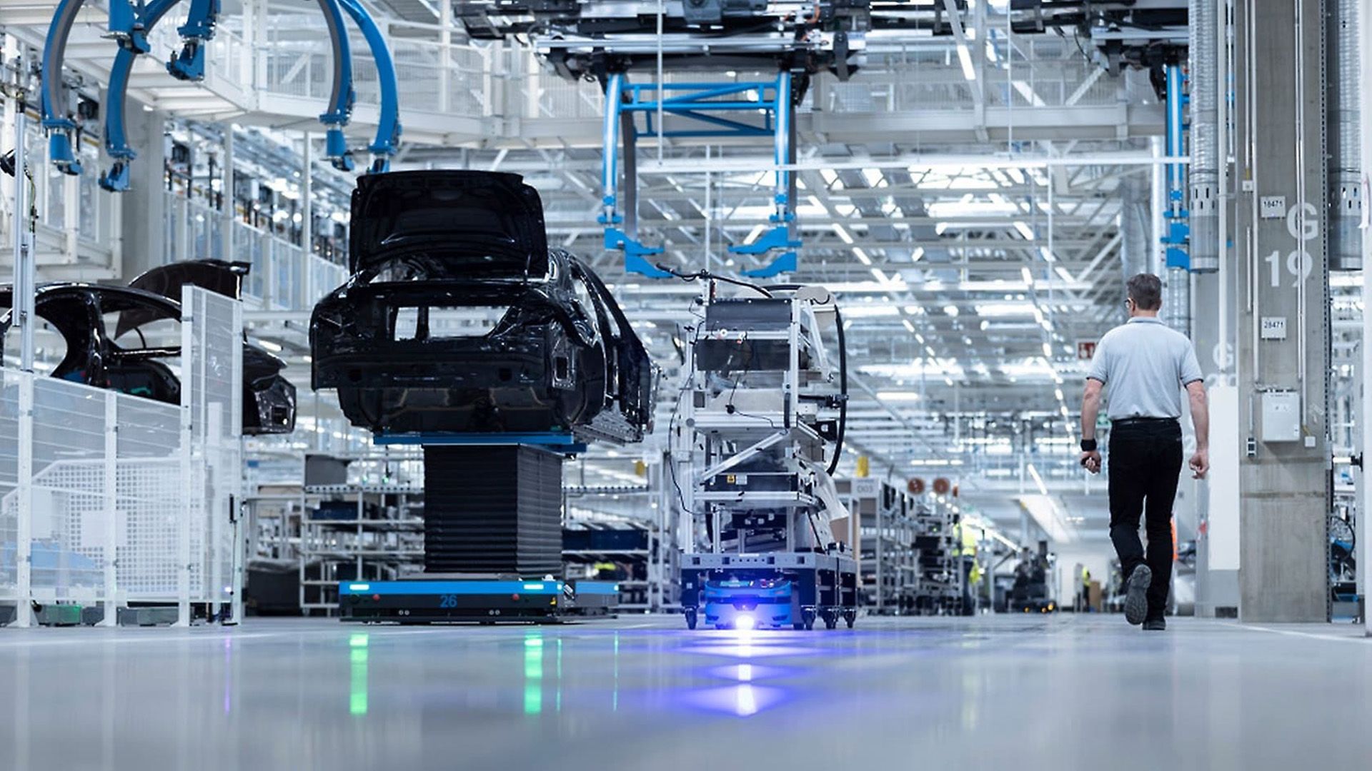 An exclusive look inside the most advanced Mercedes-Benz car factory in ...