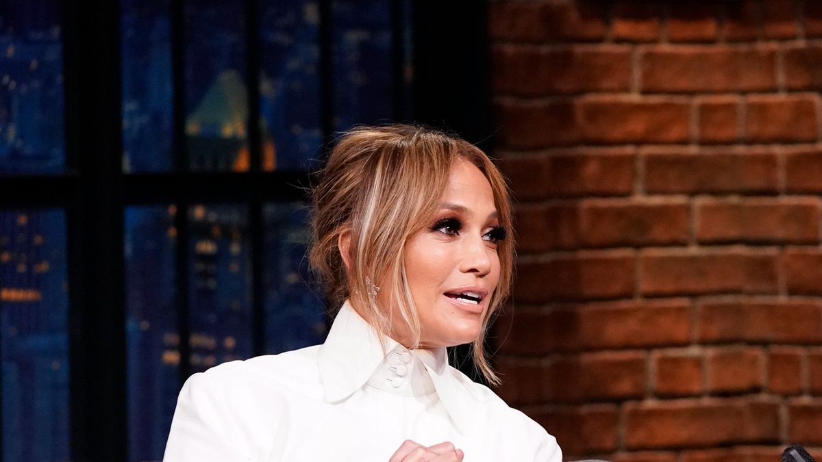 Jennifer Lopez shuts down sexist interview in Halftime trailer | Woman ...