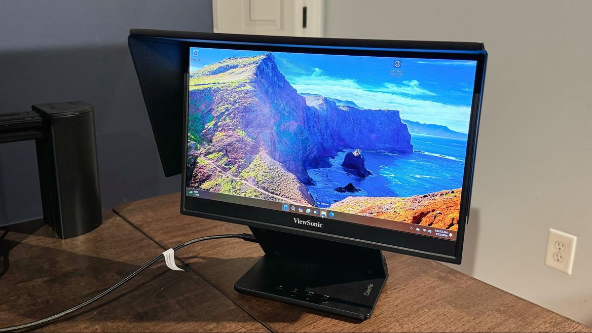 ViewSonic ColorPro VP16-OLED portable monitor review: Standing above ...