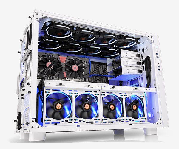 Glorious Extravagance: Thermaltake's Core X9 Snow Edition Modular ...