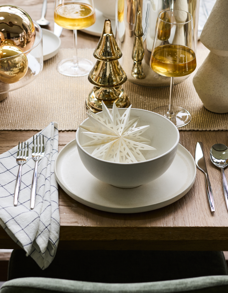 British Versus US Table Settings – What's The Difference? | Livingetc