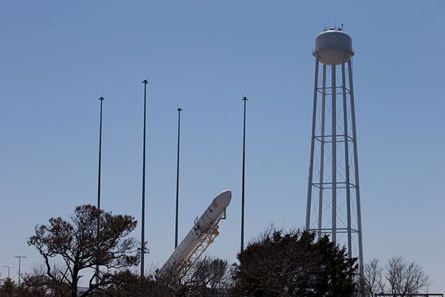 Photos: Orbital Sciences' 1st Antares Rocket Test Flight: Page 4 | Space