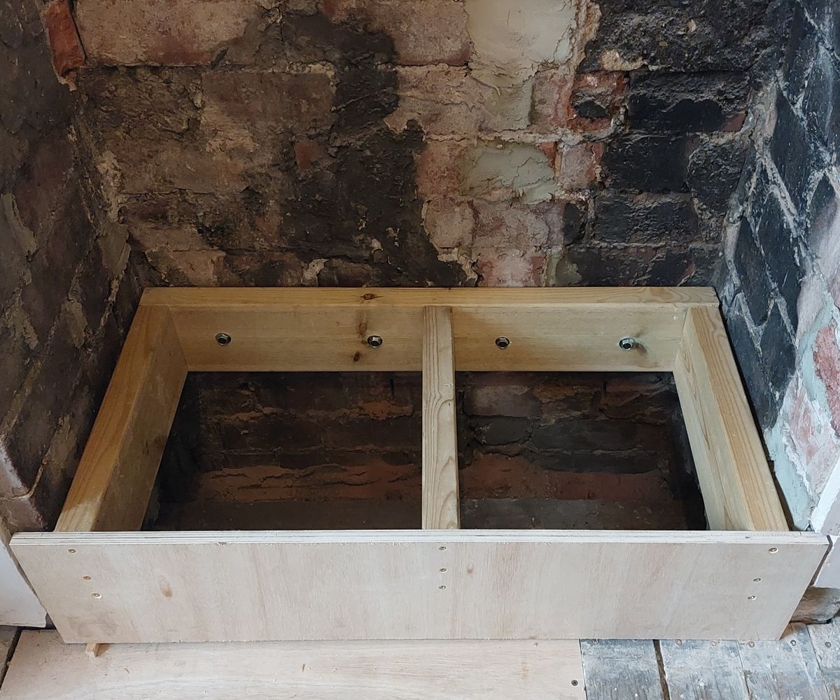 How to turn a chimney breast into a bookcase yourself | Homebuilding
