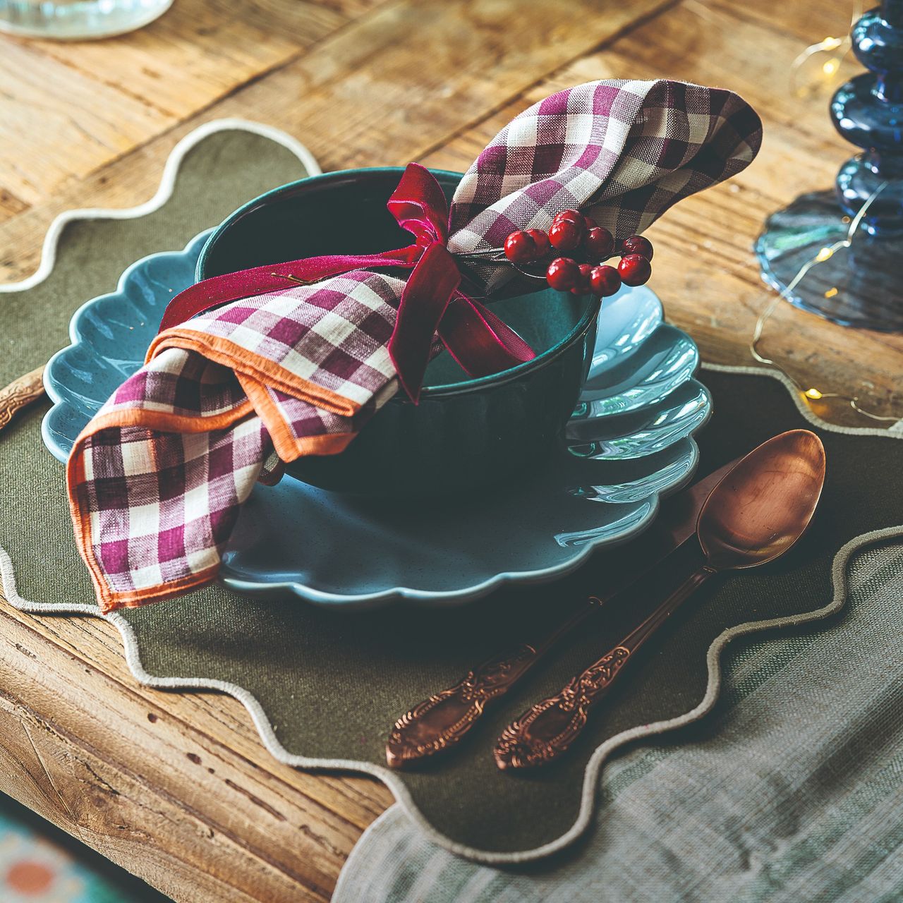 How to elevate paper napkins for Christmas dinner | Ideal Home