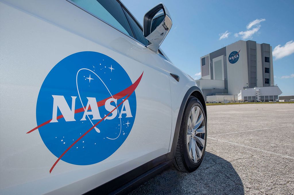 Astronauts to ride NASA-adorned Tesla Model X to SpaceX launchpad | Space