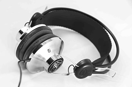 Angle & Curve joins the UK headphone market with £60 Classic | What Hi-Fi?