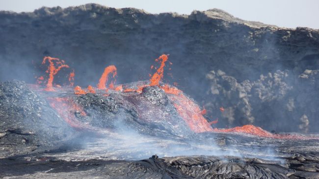 2 giant blobs in Earth's mantle may explain Africa's weird geology ...