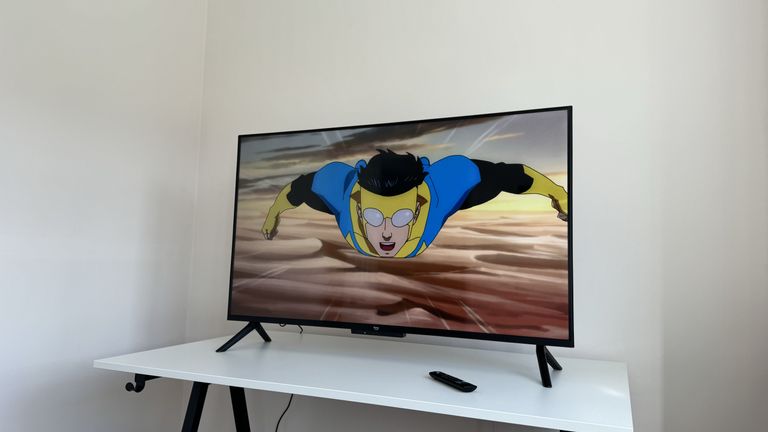 Amazon Fire TV Omni QLED 50 inch: a budget TV with rare ability | What ...