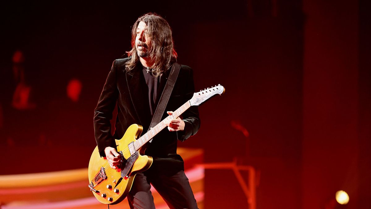 Dave Grohl appears to confirm his Epiphone signature model is a reality ...