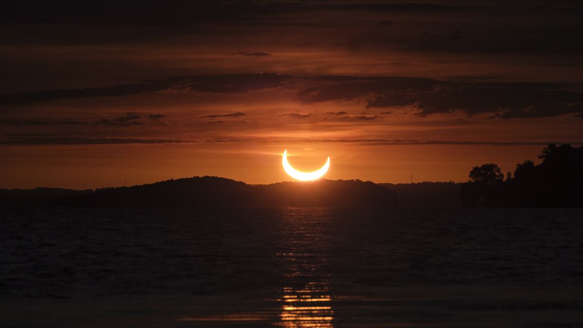 Rare 'solar horns' will appear during partial solar eclipse on March 29 ...