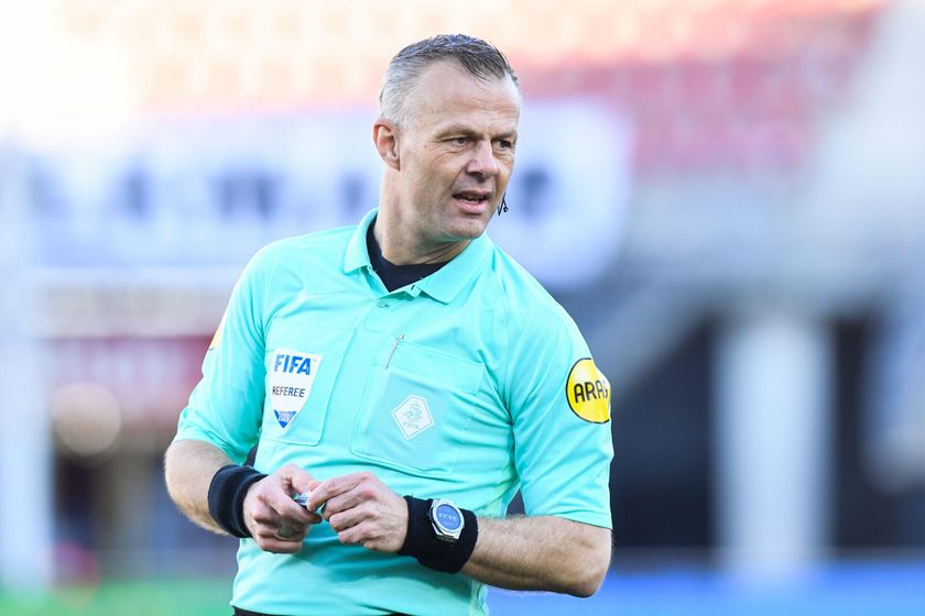 The most iconic football referees | FourFourTwo