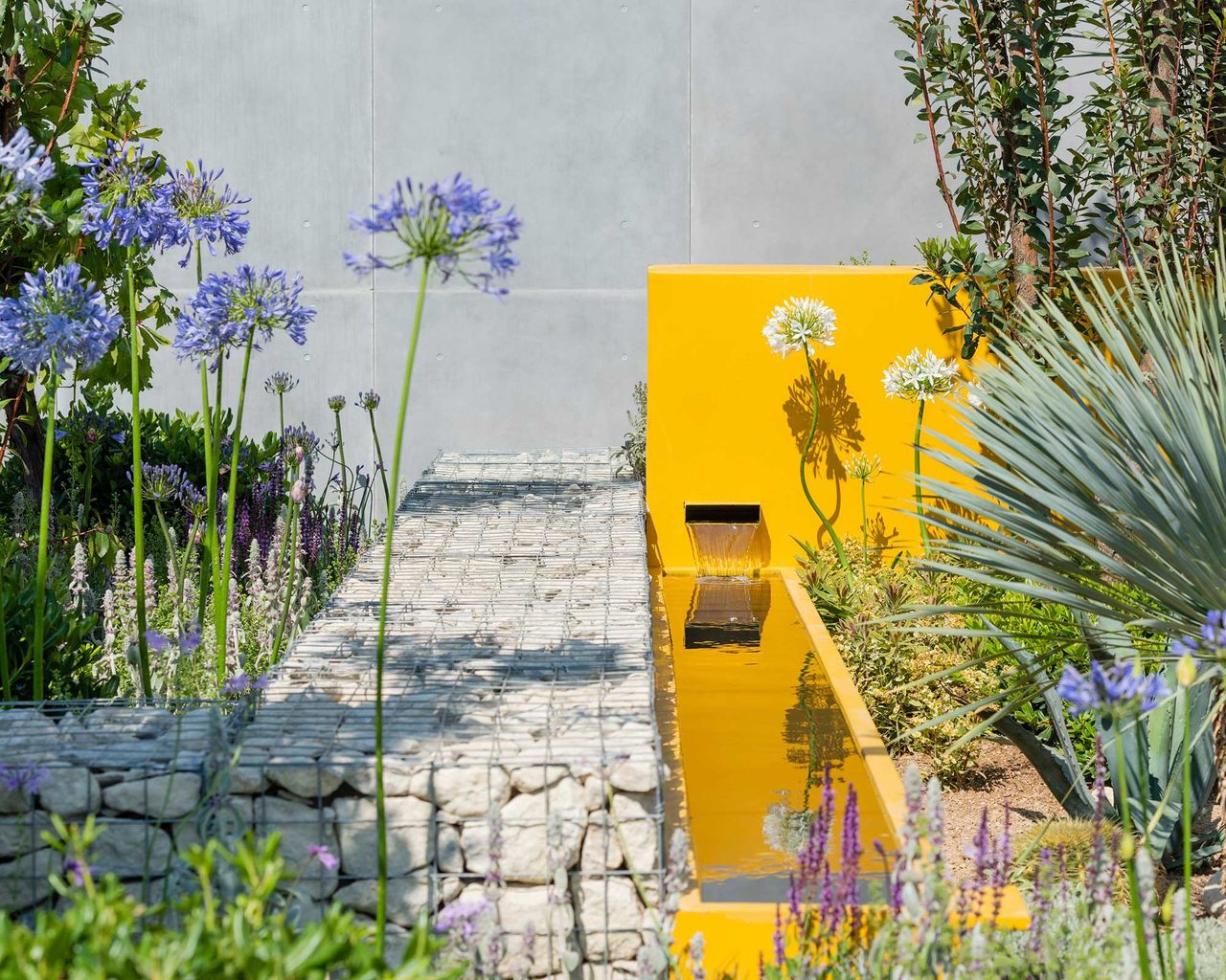 Small garden water feature ideas: 10 decorative designs for little ...