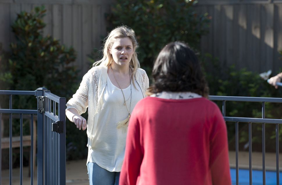 Catfight! Amber vs Imogen in Neighbours | Neighbours | Photos | What's ...