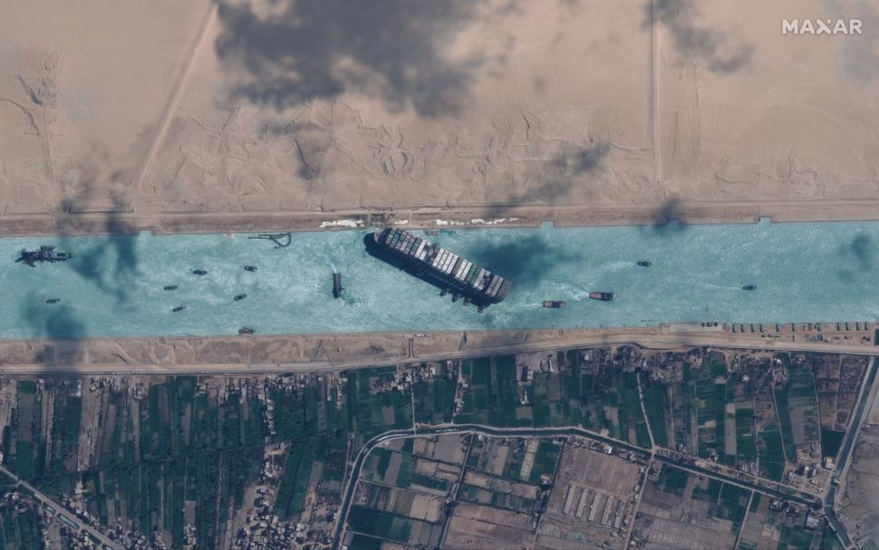 Here's how the full moon helped free the stuck ship Ever Given in the ...