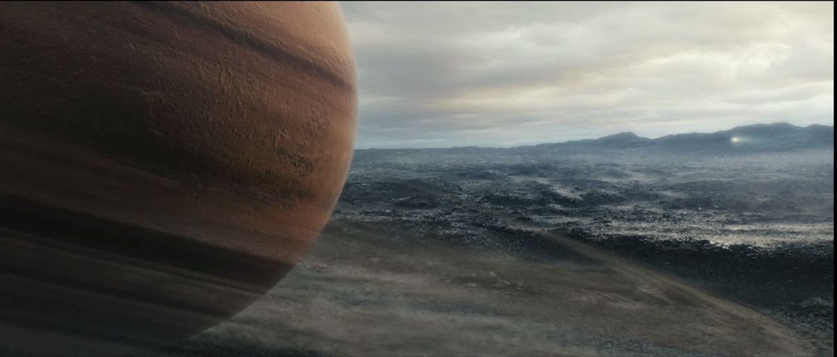 Aiden Gillen, Littlefinger on 'Game of Thrones,' Stars in Comet Video ...