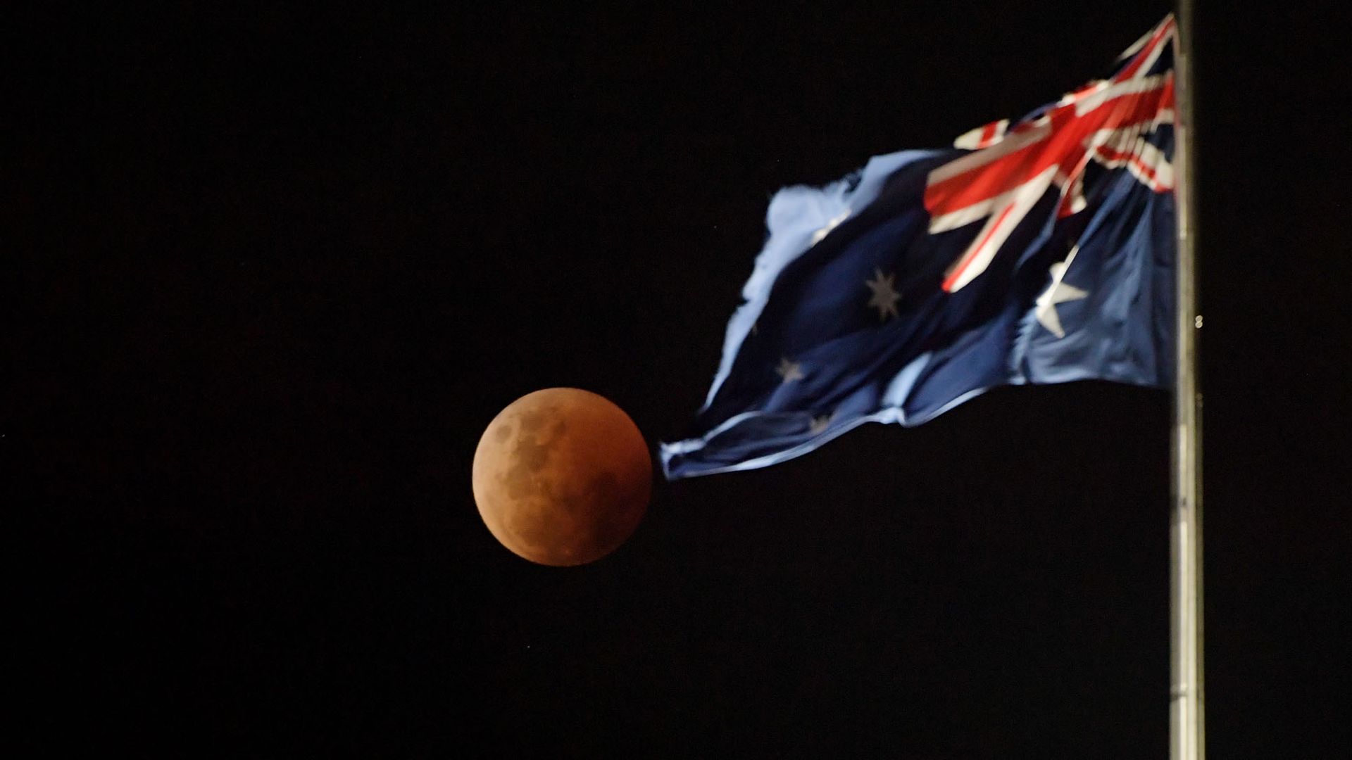 Amazing photos of the last Blood Moon lunar eclipse of 2022 (gallery ...