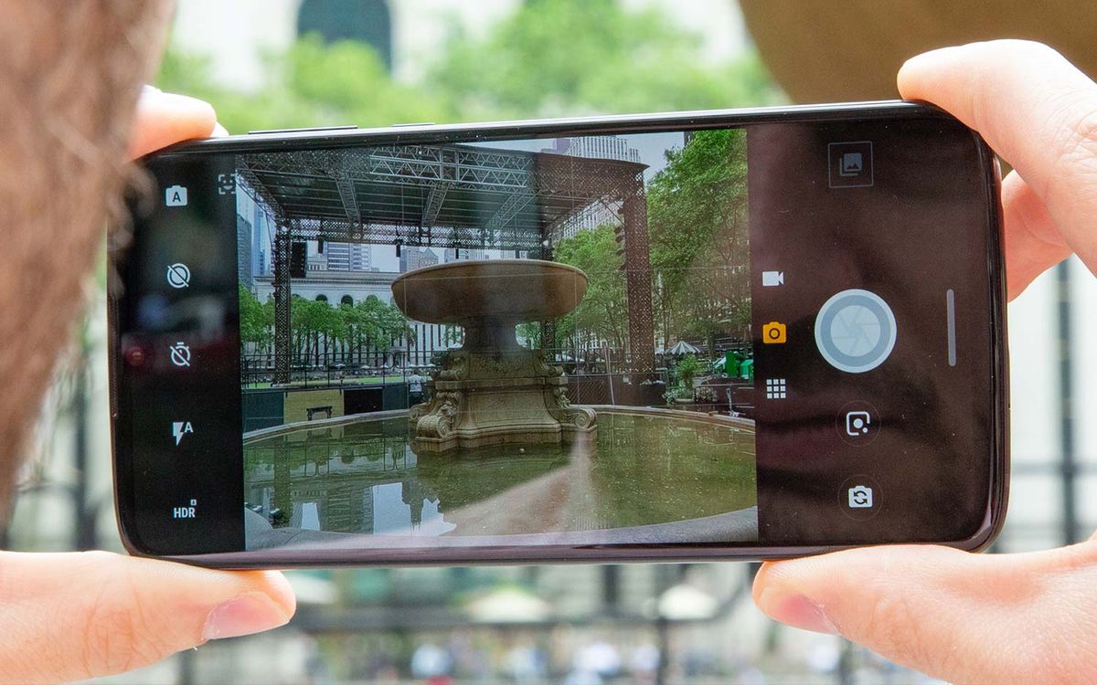 Moto Z4 Review: A Solid 5G-Ready Phone for $499 | Tom's Guide