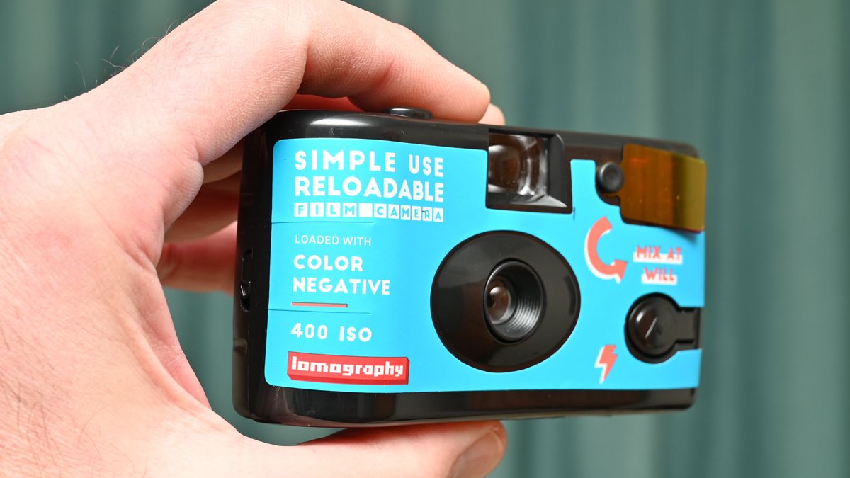 Lomography Simple Use Reloadable Film Camera Color Negative review ...