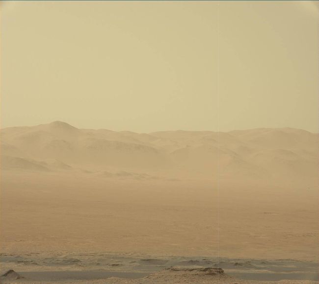 NASA's Curiosity Rover Is Tracking a Huge Dust Storm on Mars (Photo ...
