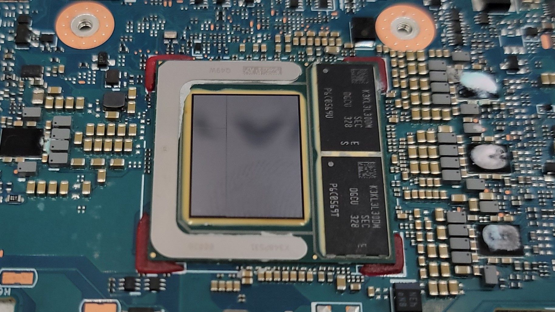 Intel unwraps Lunar Lake architecture: Up to 68% IPC gain for E-cores ...