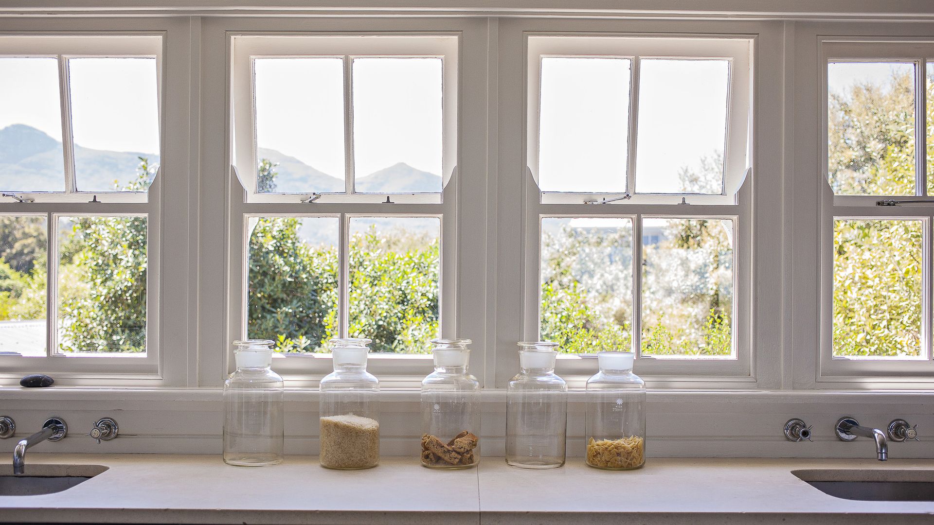 11 steps to cleaning a kitchen in under an hour | Woman & Home