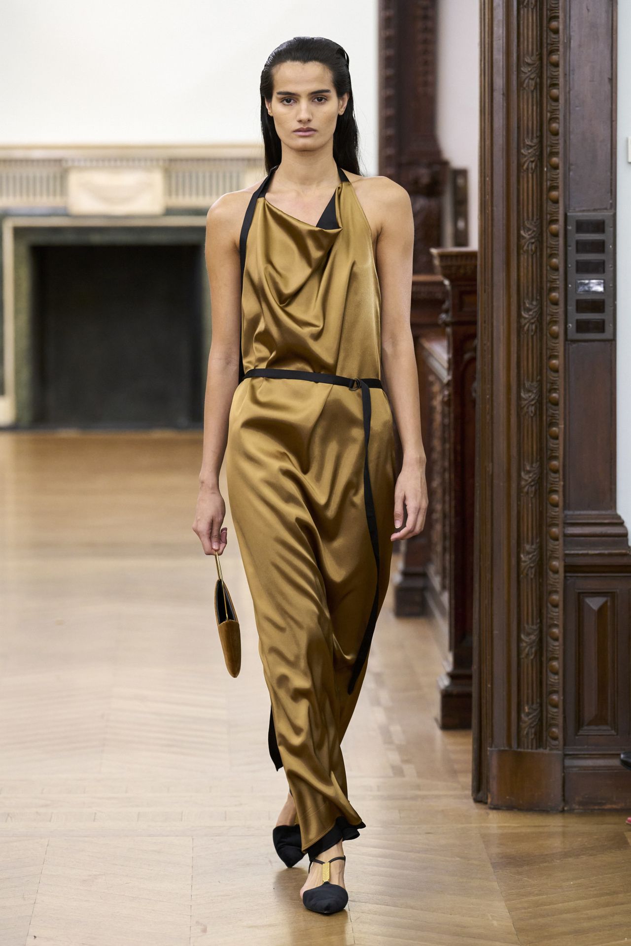The Elegant Satin Trend That Will Make Your Fall Wardrobe Look Richer ...