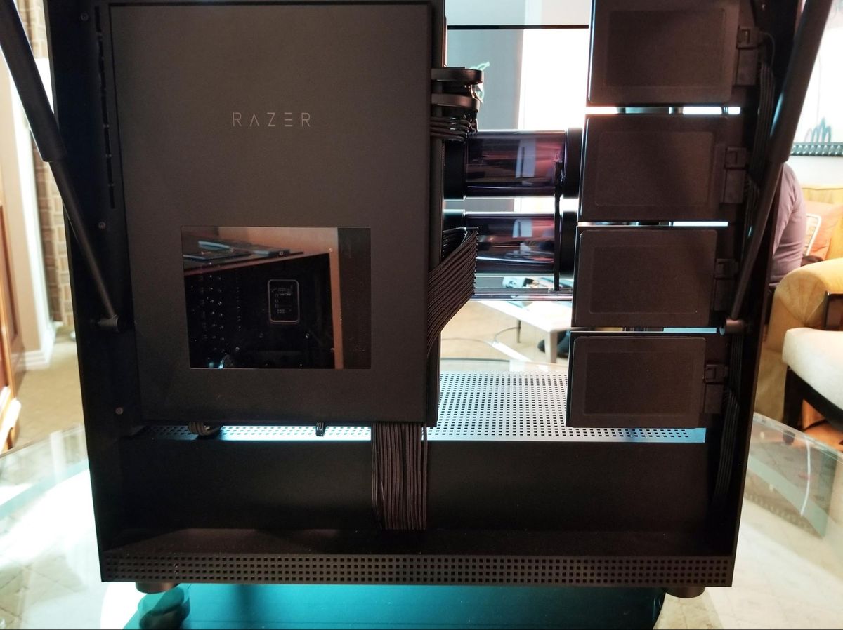 Razer's Tomahawk Elite Is a Slick PC Case With Side Panels Like a ...