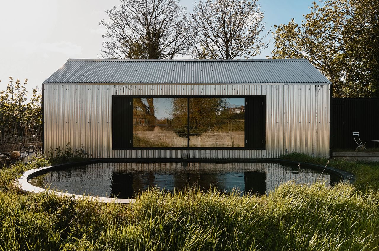 This uber-modern beach house is a lesson in loft-style living | Livingetc