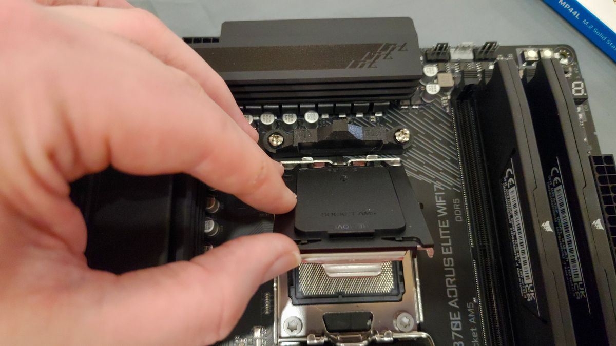 I just built an RTX 5090 gaming PC — here’s what I used and how to ...