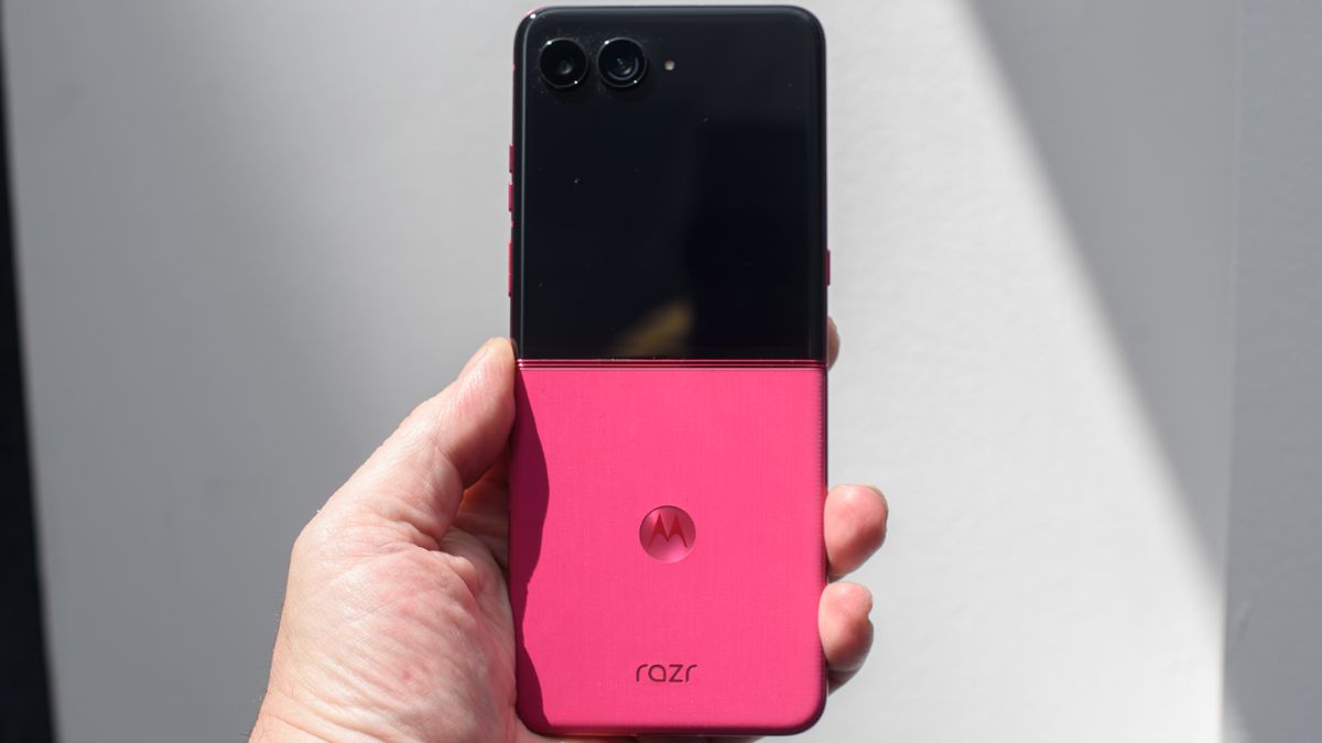 I've reviewed 100s of phones and the new Motorola Razr comes in colors ...
