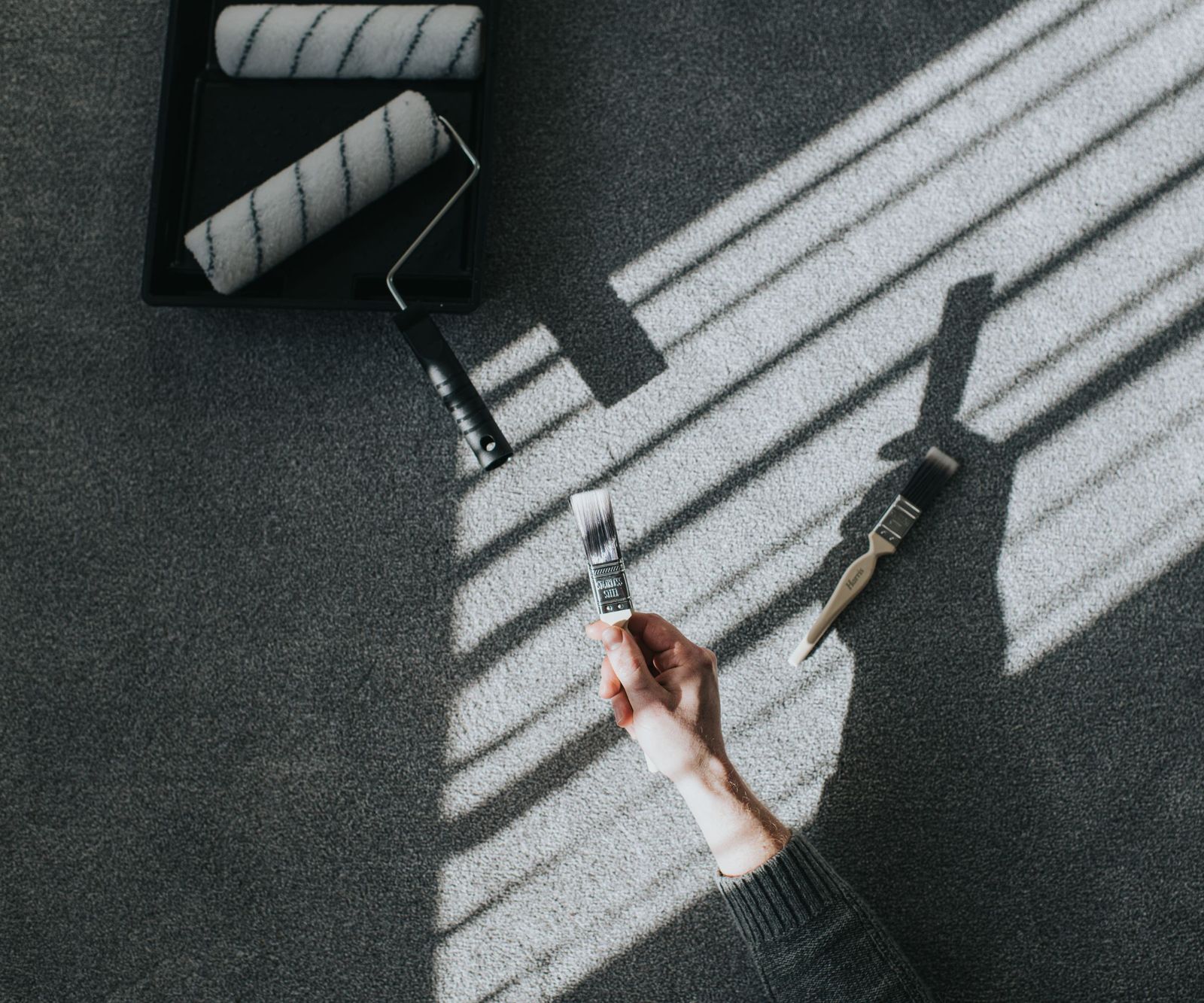 How to paint trim with carpet: 5 professional methods | Homes and Gardens