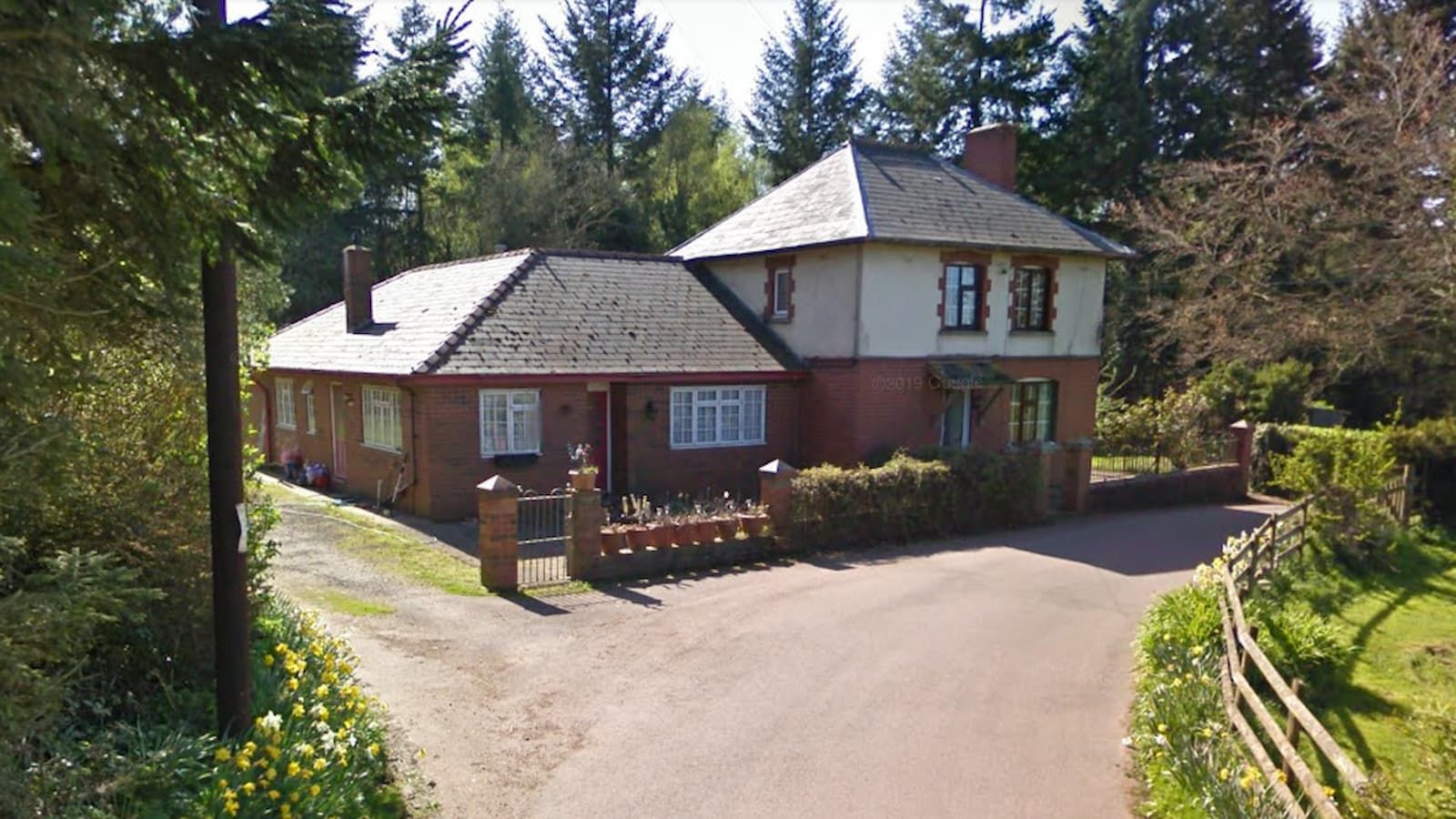 Council rule planning is not needed to join two semis into one home ...