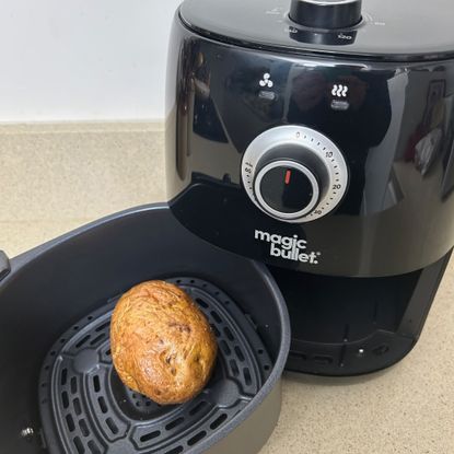 How to cook a jacket potato in air fryer in 3 easy steps | Ideal Home