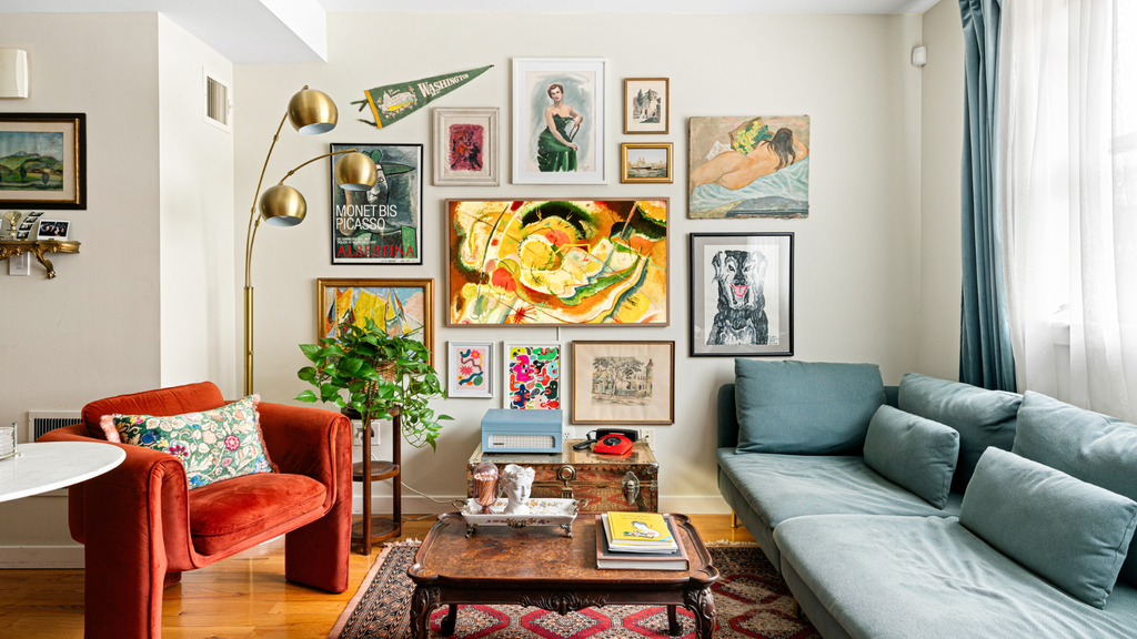 Should gallery wall frames match? | Homes and Gardens