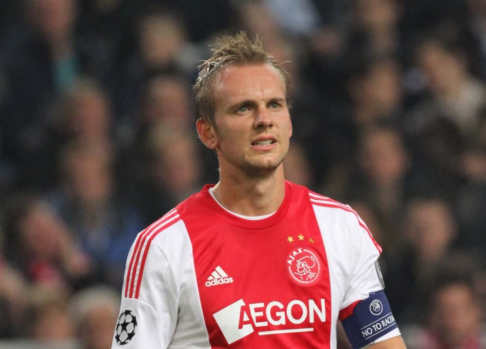 Newcastle sign de Jong on six-year contract | FourFourTwo