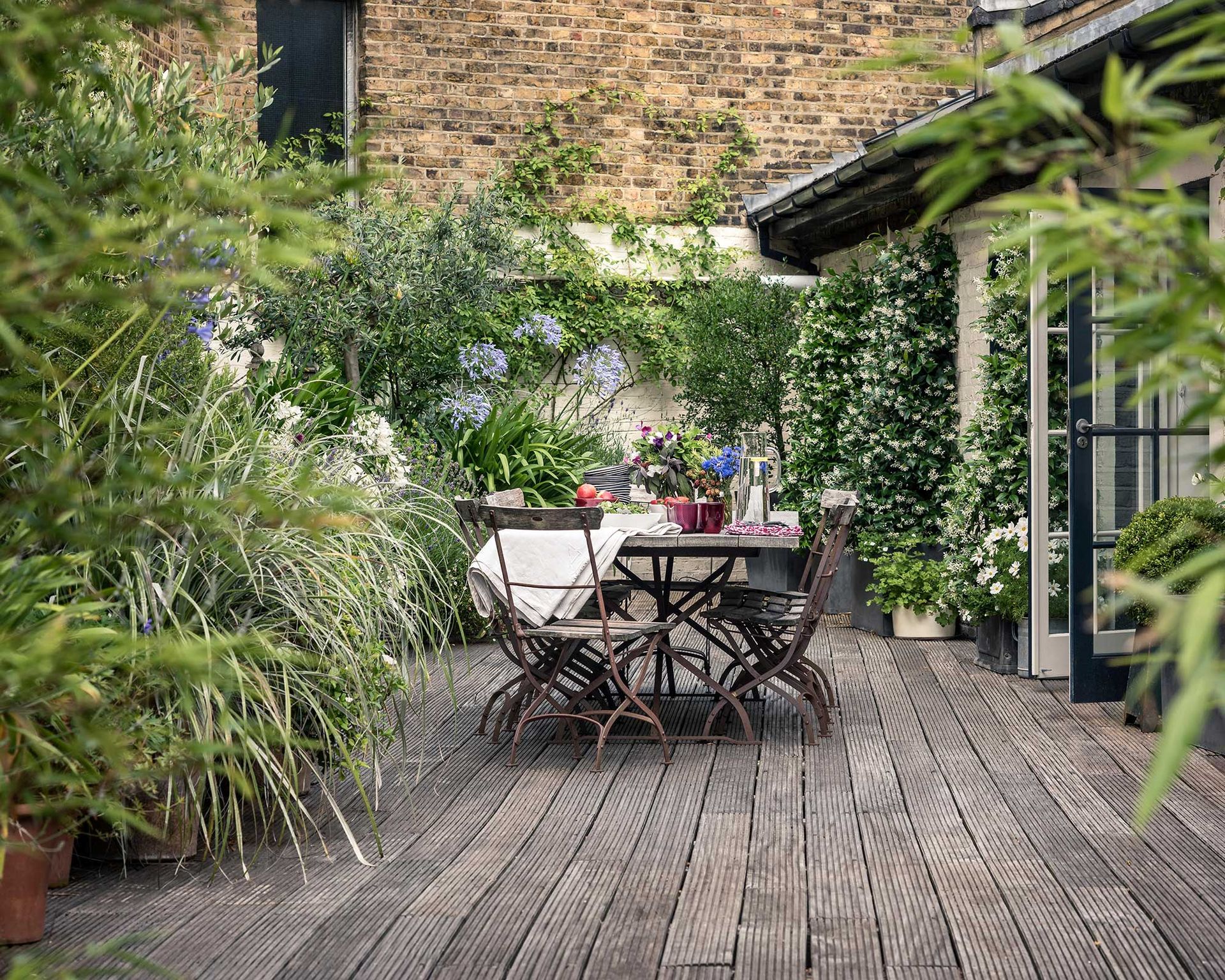 Decking ideas: 42 stylish outdoor living spaces to recreate | Gardeningetc