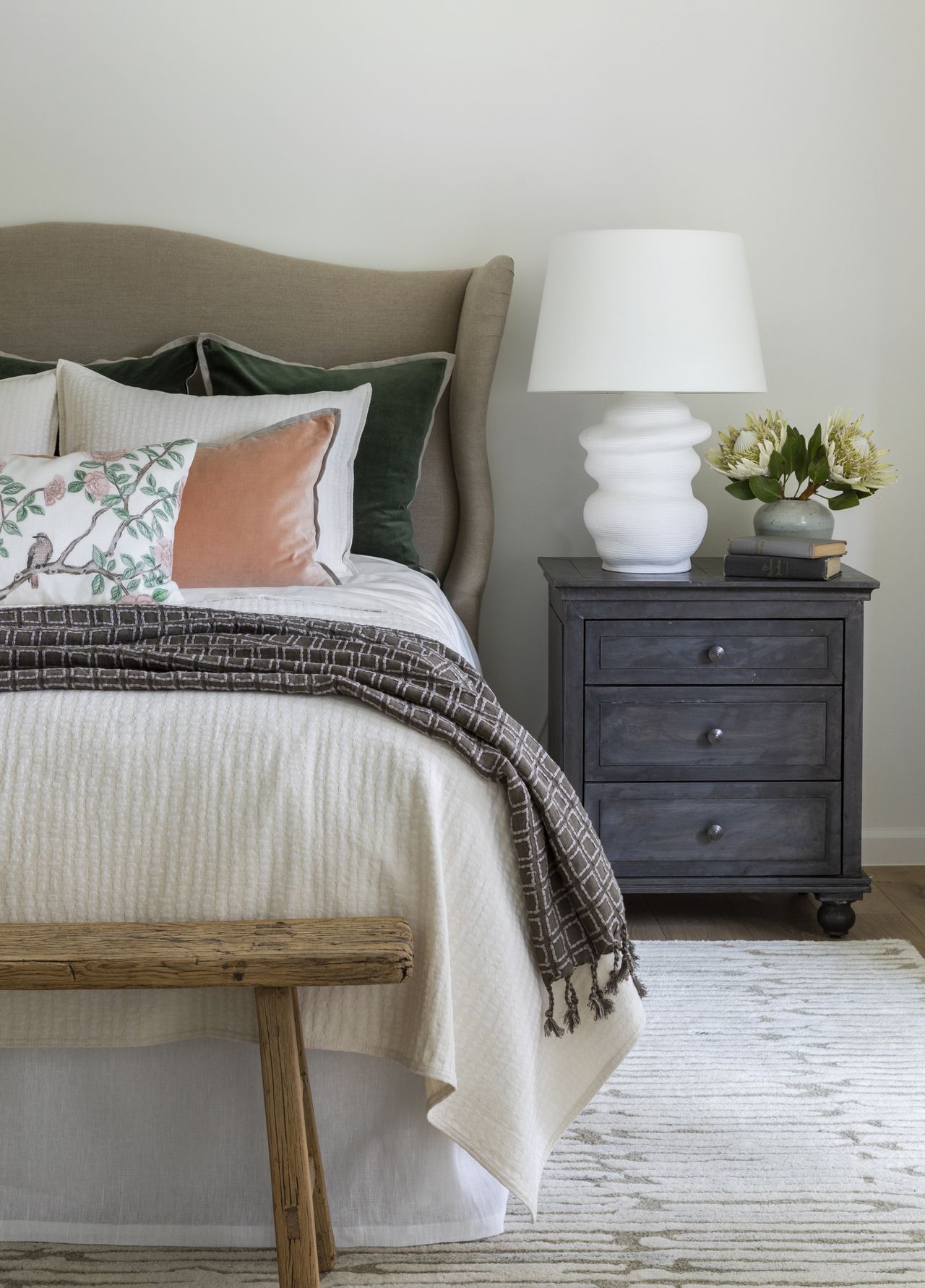 How to choose the right size area rug for your bedroom | Homes and Gardens