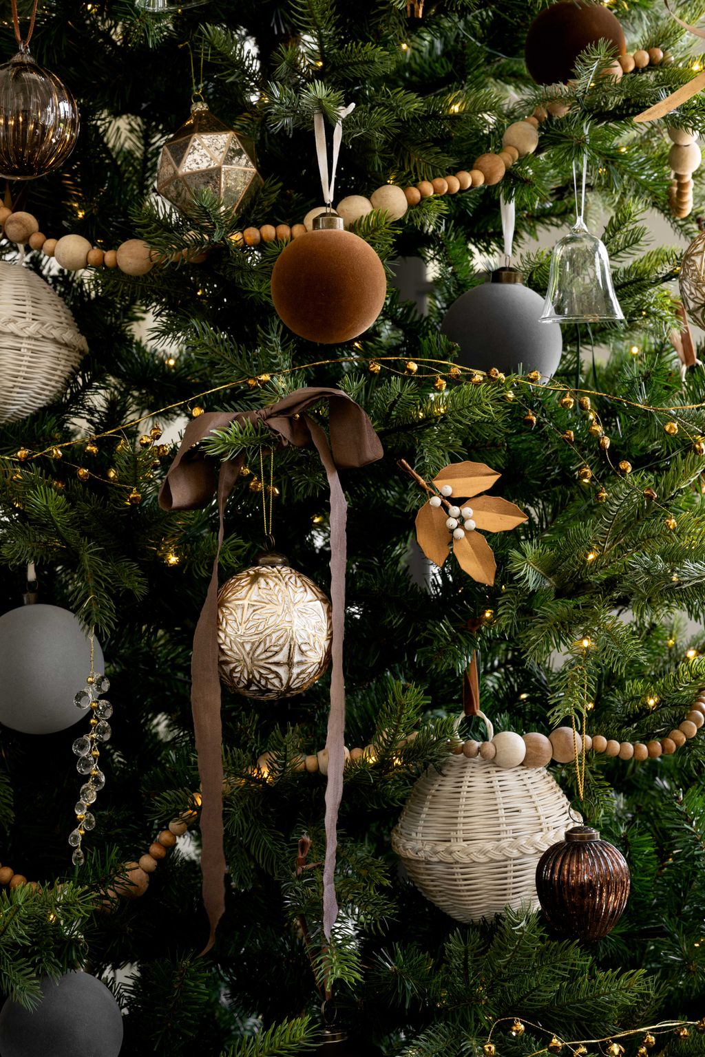 'I'm a Minimalist and This is How I'm Decorating My Tree' | Livingetc