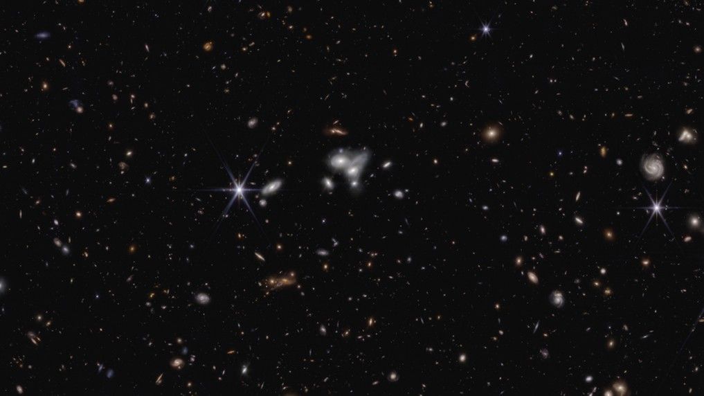 James Webb telescope discovers the oldest active black hole in the ...